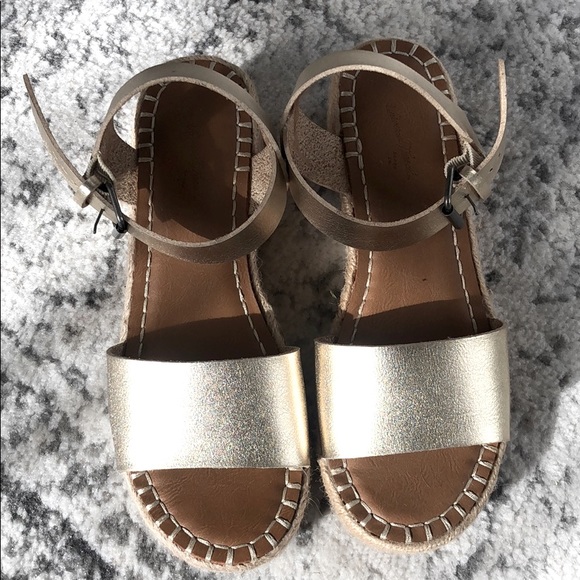 Universal Thread | Shoes | Universal Thread Platform Sandal | Poshmark